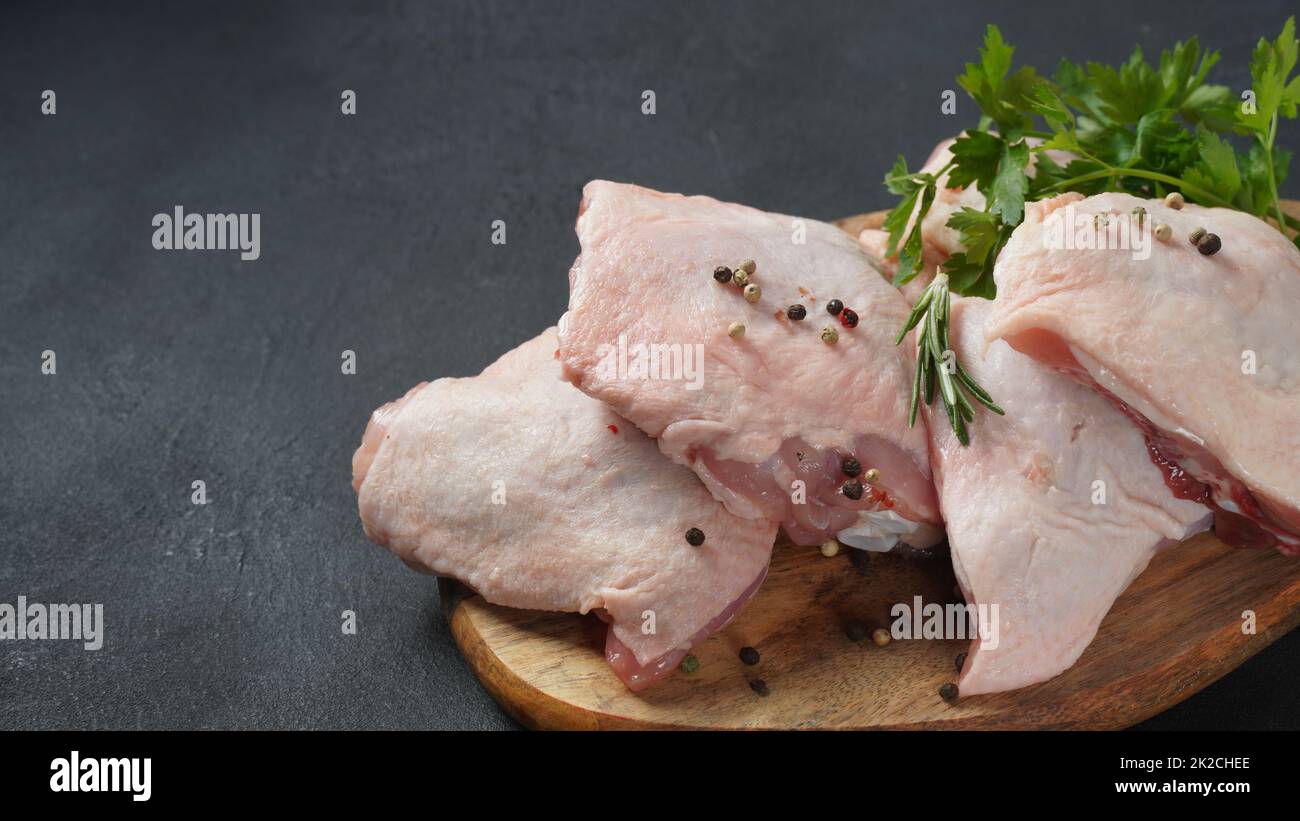 Thigh part of chicken hi-res stock photography and images - Alamy