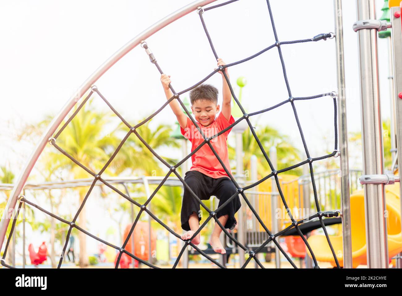 Kids climbing rope hi-res stock photography and images - Alamy