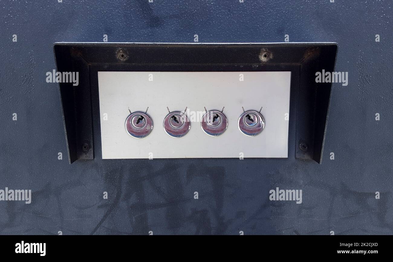 4 key holes hi-res stock photography and images - Alamy