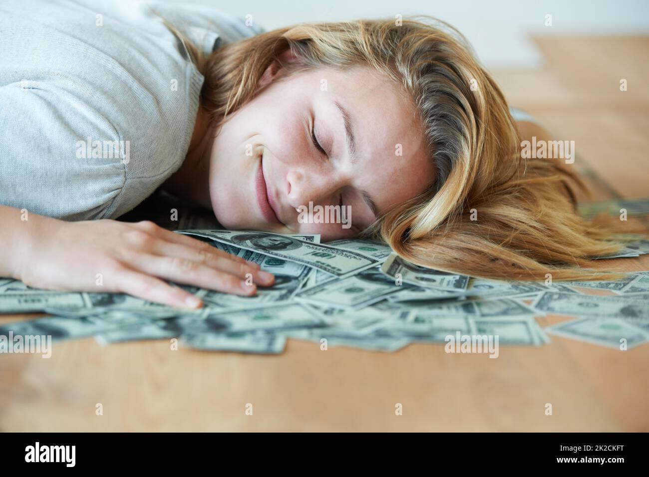 Girl with eyes closed eyes hi-res stock photography and images - Alamy