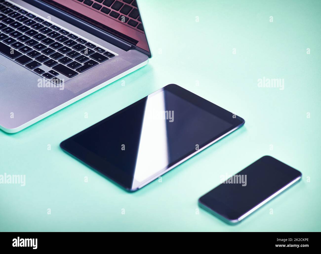 Laptop smartphone connectivity hi-res stock photography and images - Alamy