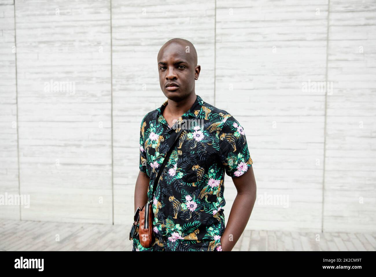 Man tropical outfit hi-res stock photography and images - Alamy