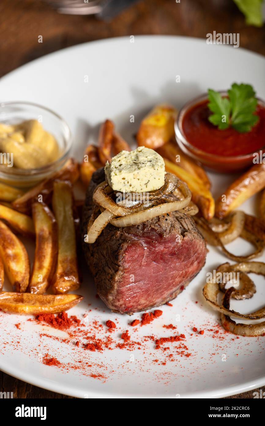 Luxury restaurant view steak hi-res stock photography and images - Alamy