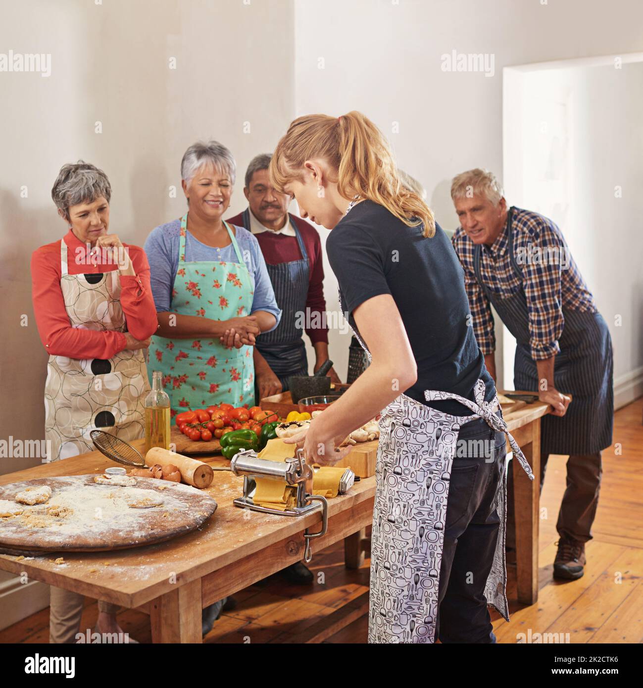 Elderly people cooking class hi-res stock photography and images - Alamy