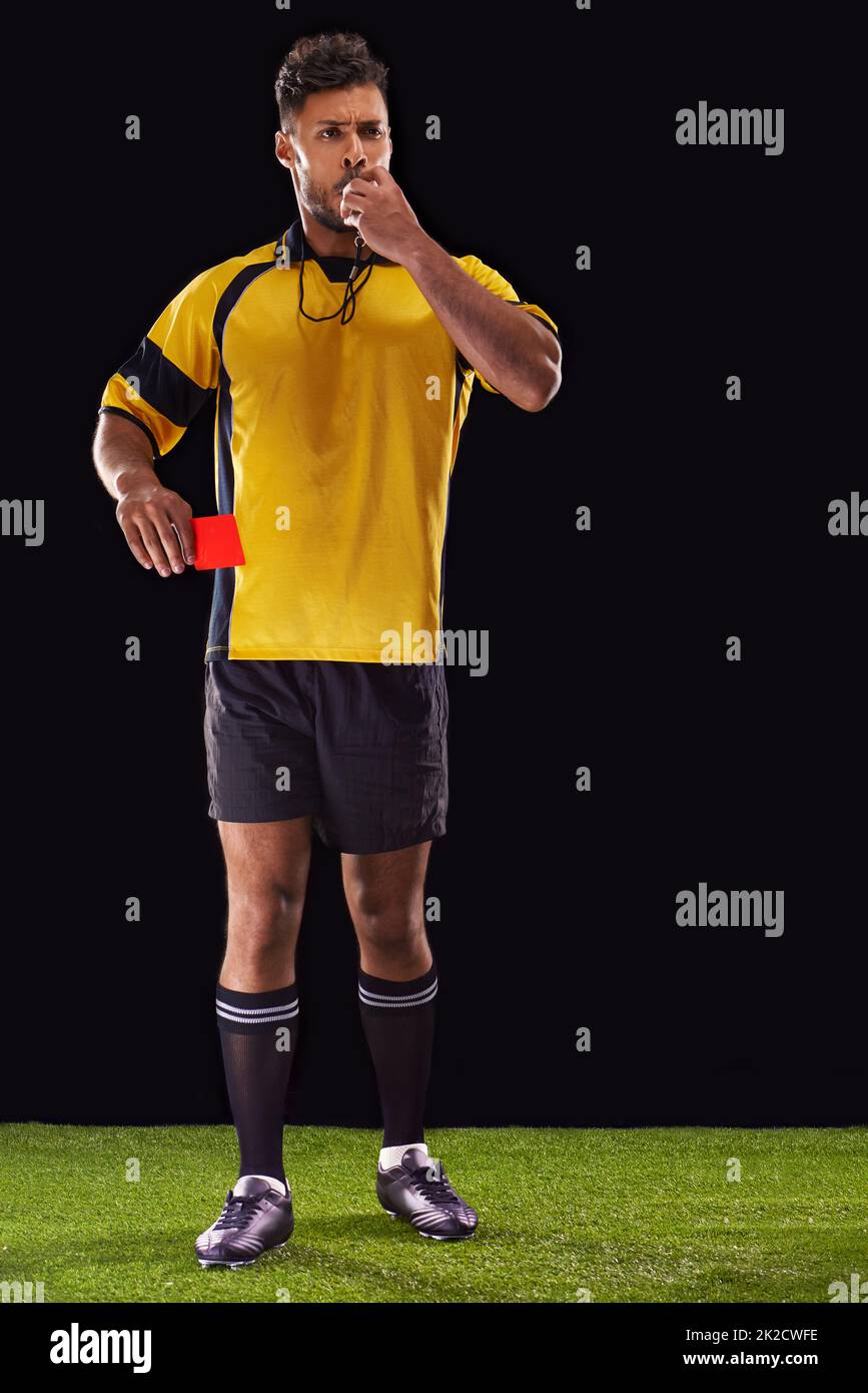 Black uniform referee hi-res stock photography and images - Alamy