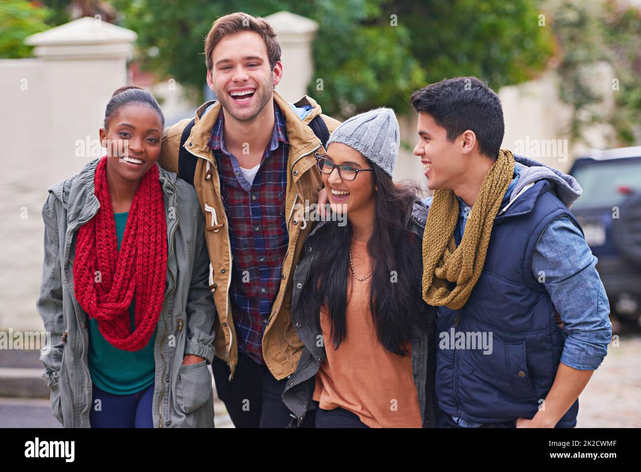 Happy students on campus hi-res stock photography and images - Alamy