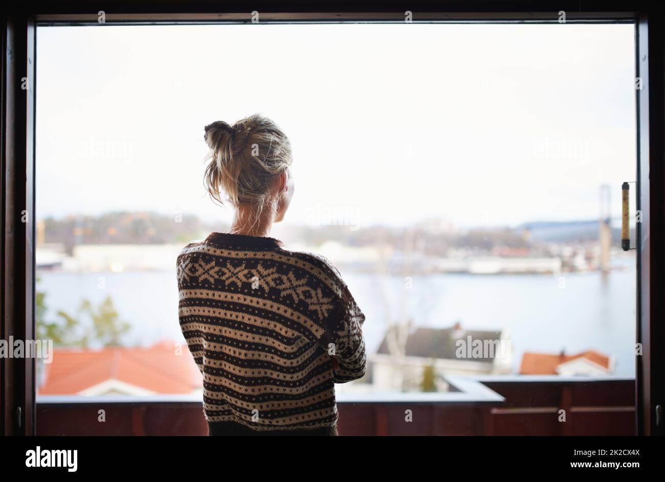 Woman looking out of shot hi-res stock photography and images - Alamy