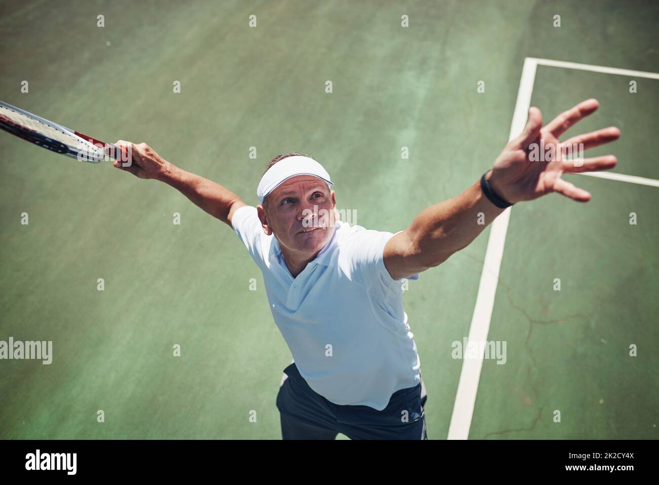 Tennis player alone on court hi-res stock photography and images - Alamy