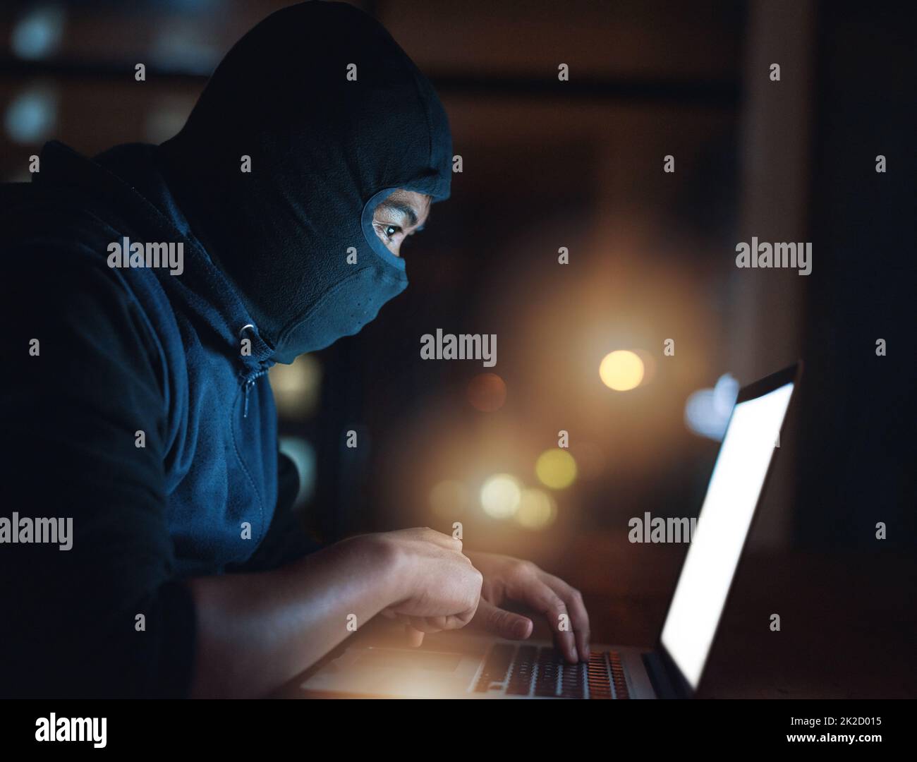Dark web mask hi-res stock photography and images - Alamy