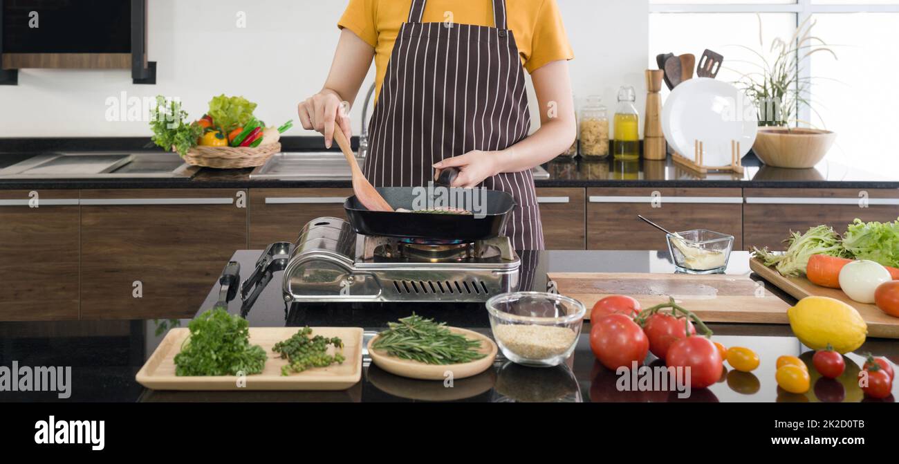 Cooking counter hi-res stock photography and images - Alamy