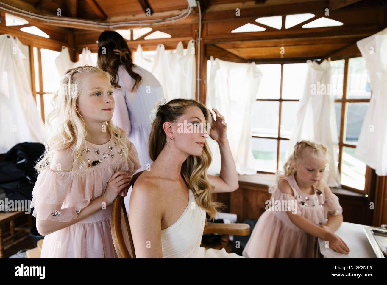 Women getting ready party hi-res stock photography and images - Alamy