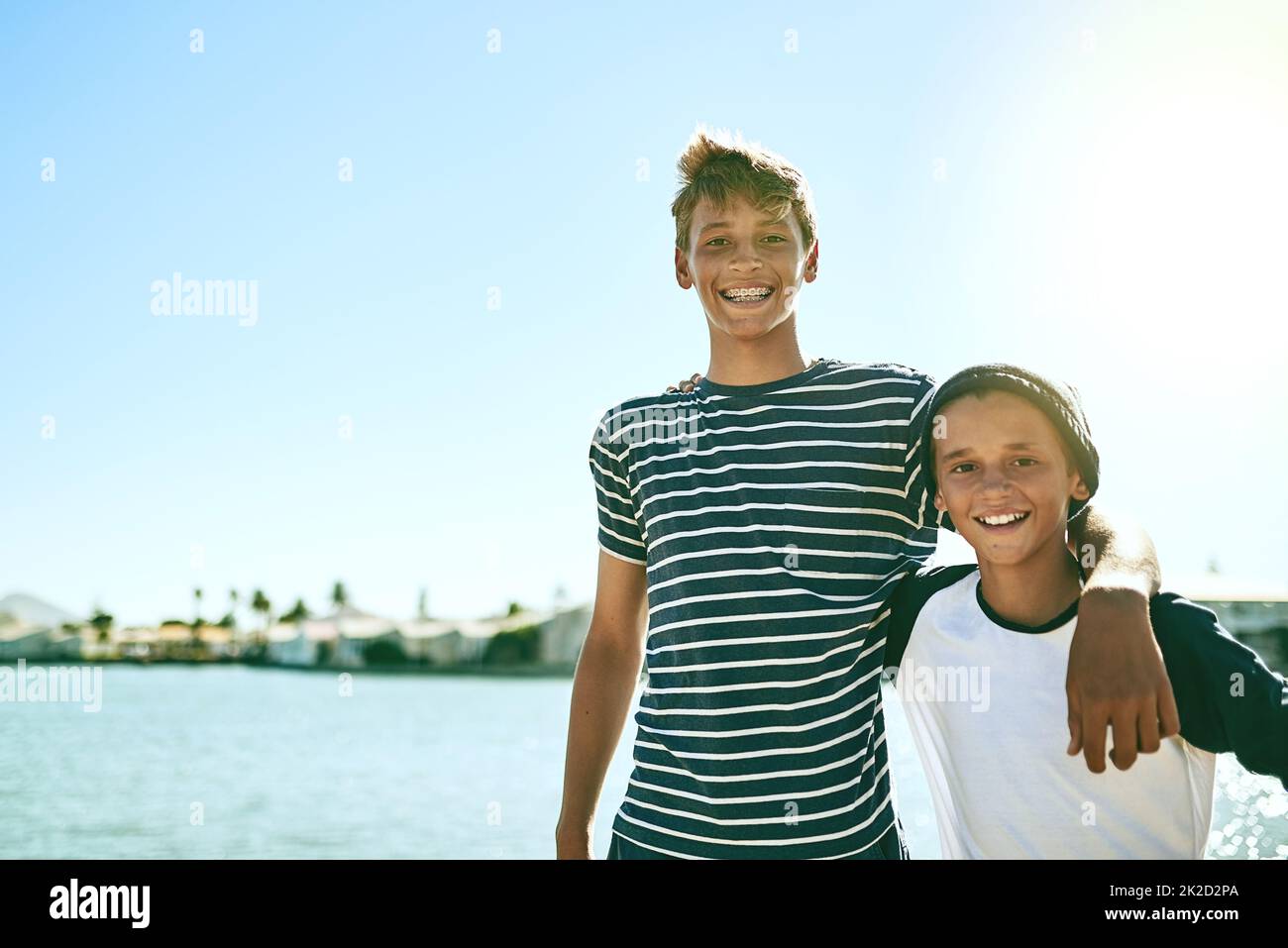 Family with two teenage brothers hi-res stock photography and images ...