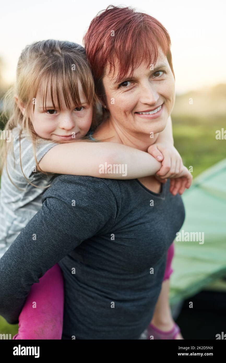 Parent and children hugging outside hi-res stock photography and images - Alamy
