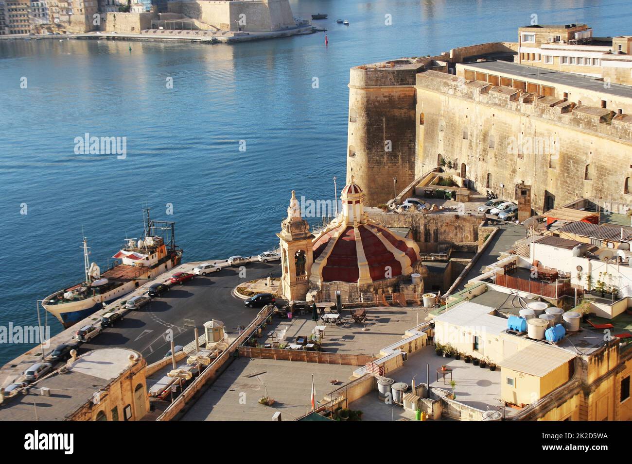 Panoramic skyline view of ancient defences of Valletta, Tree cities and ...