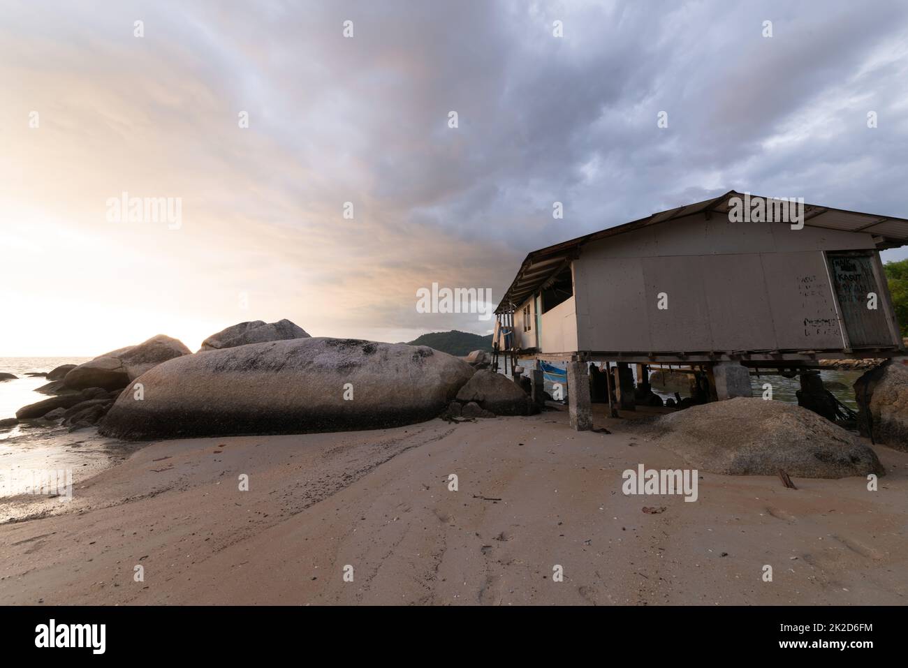 Old beach house hi-res stock photography and images - Alamy