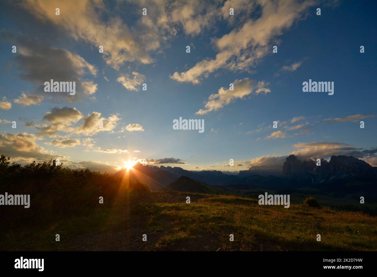 Seiser alm hut langkofel hi-res stock photography and images - Alamy