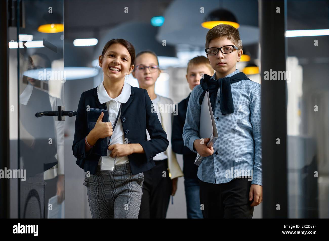 Business speaker children hi-res stock photography and images - Alamy