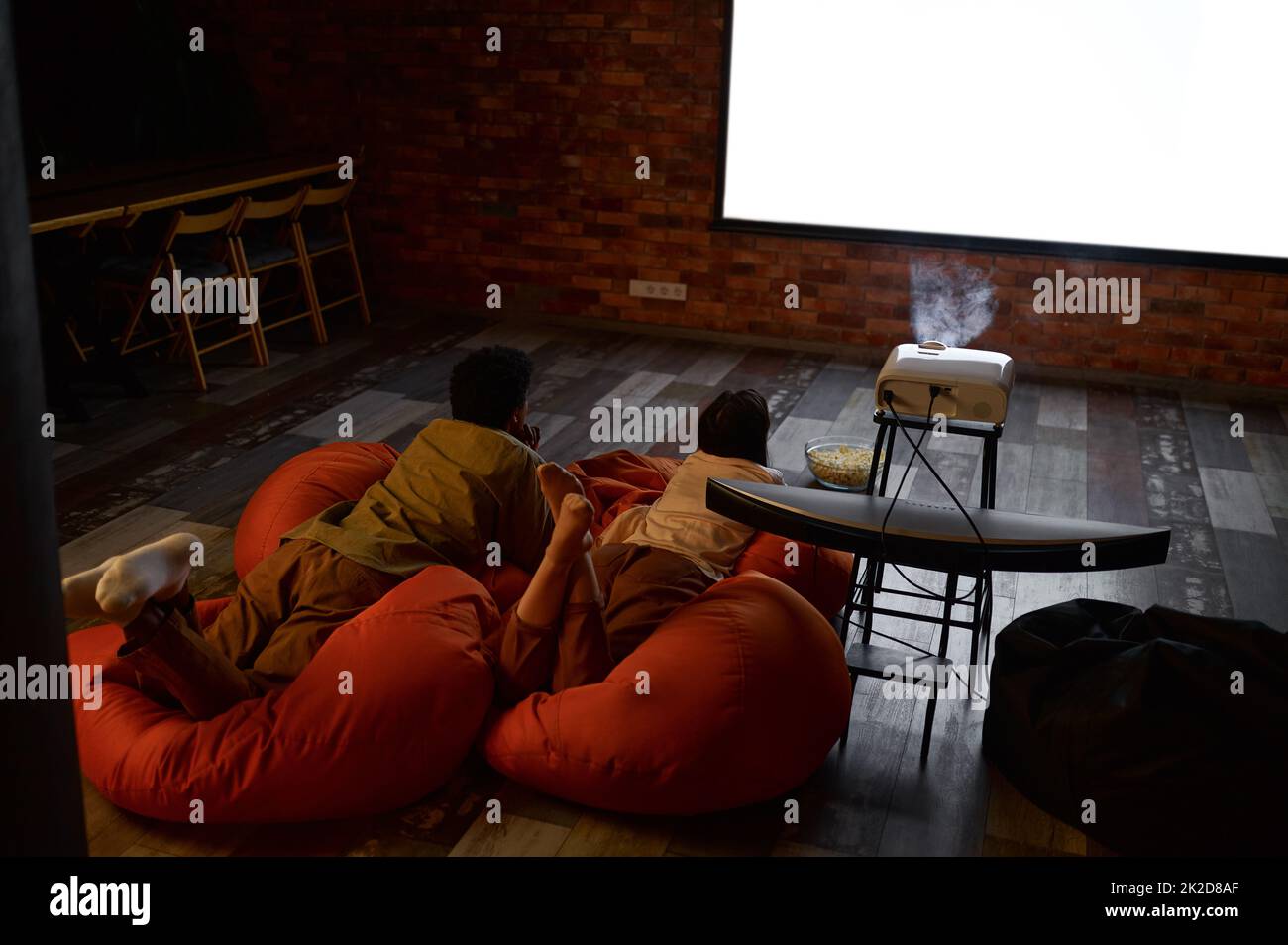 Couple seat cinema hi-res stock photography and images - Alamy