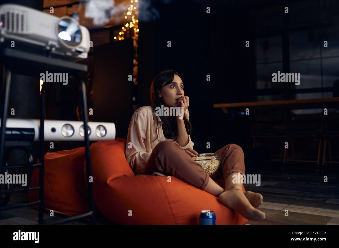 Cinema horror woman hi-res stock photography and images - Alamy