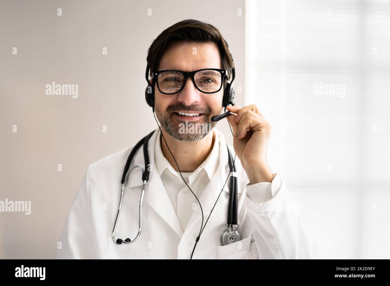 Medical receptionist phone hi-res stock photography and images - Alamy