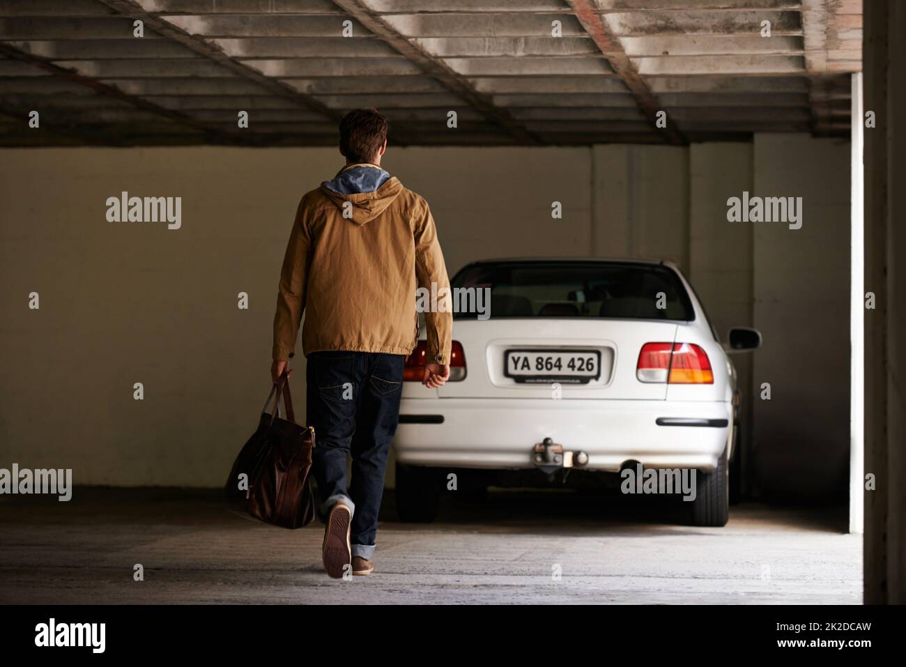 Car inside a garage hi-res stock photography and images - Alamy