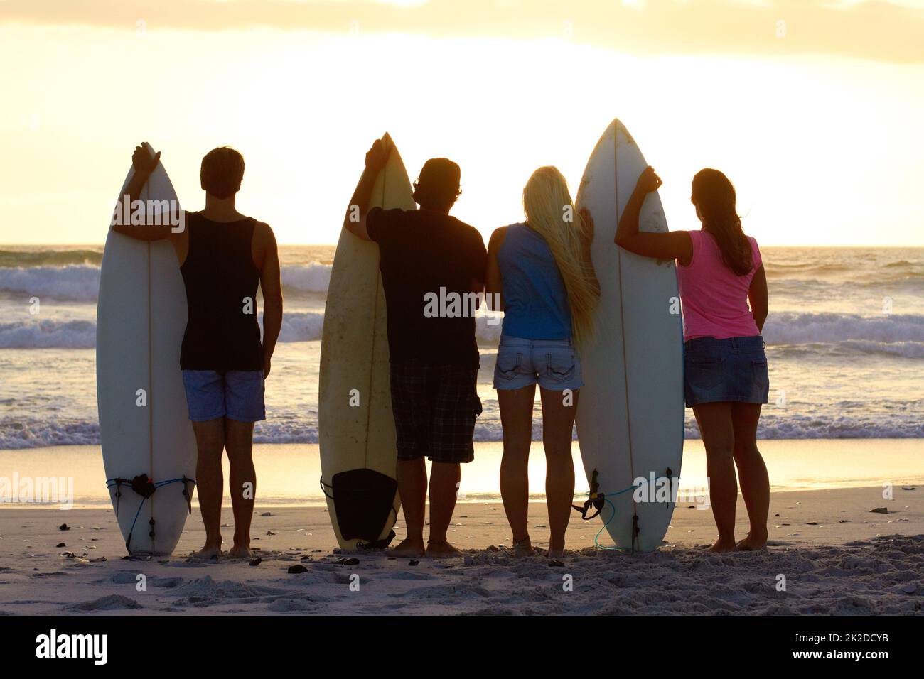 Surfing with friends hi-res stock photography and images - Alamy
