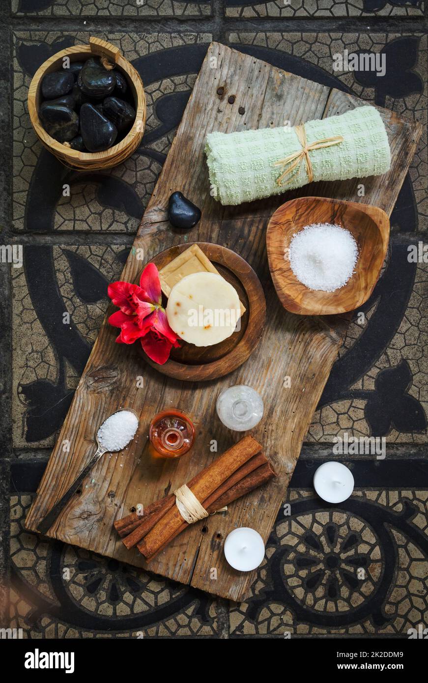 Spa setting top view hi-res stock photography and images - Alamy