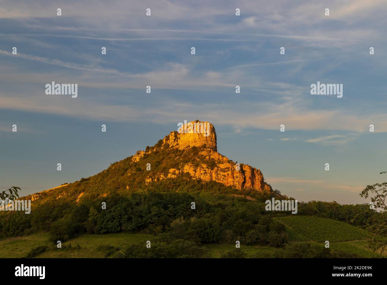 Rock of Solutre with vineyards, Burgundy, Solutre-Pouilly, France Stock ...