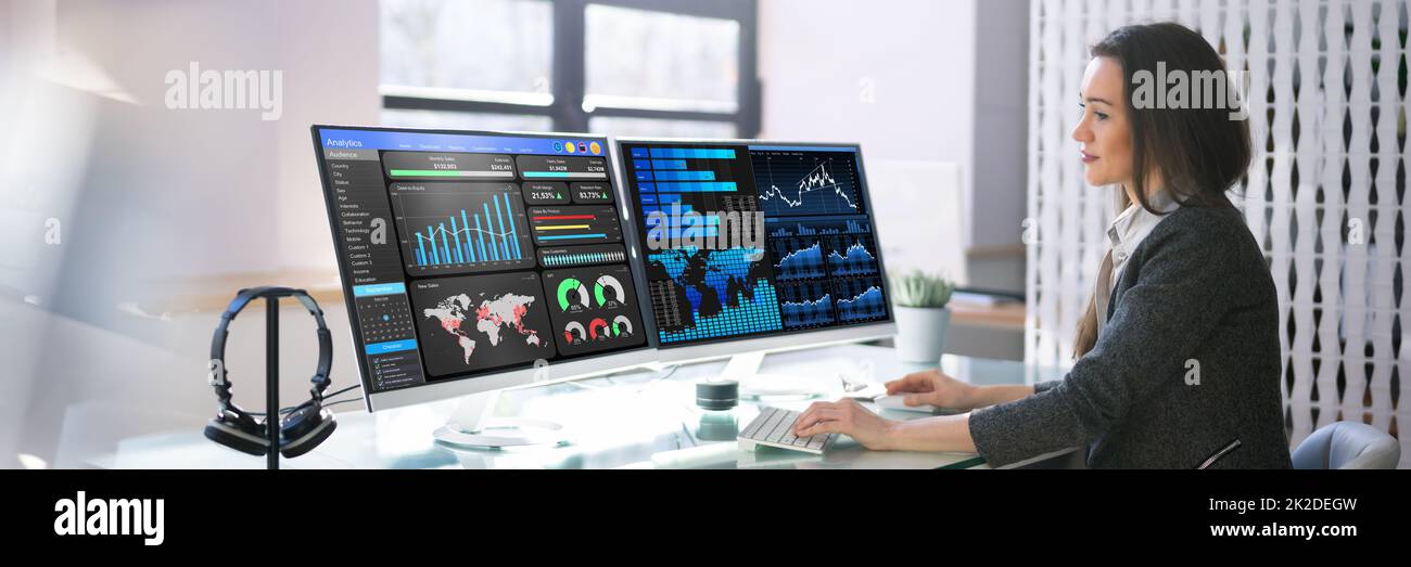 Analyst and computer and map hi-res stock photography and images - Alamy