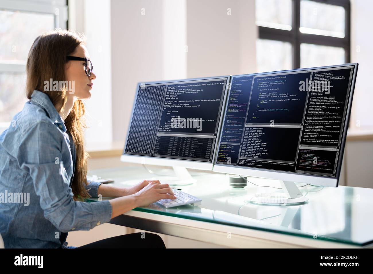 Programmer Woman Coding Stock Photo - Alamy Programmer Woman Coding Stock Photo - Alamy