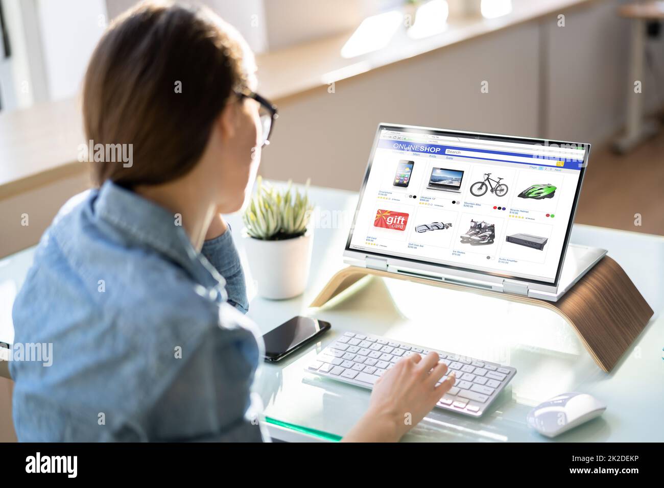 Ecommerce using hi-res stock photography and images - Alamy