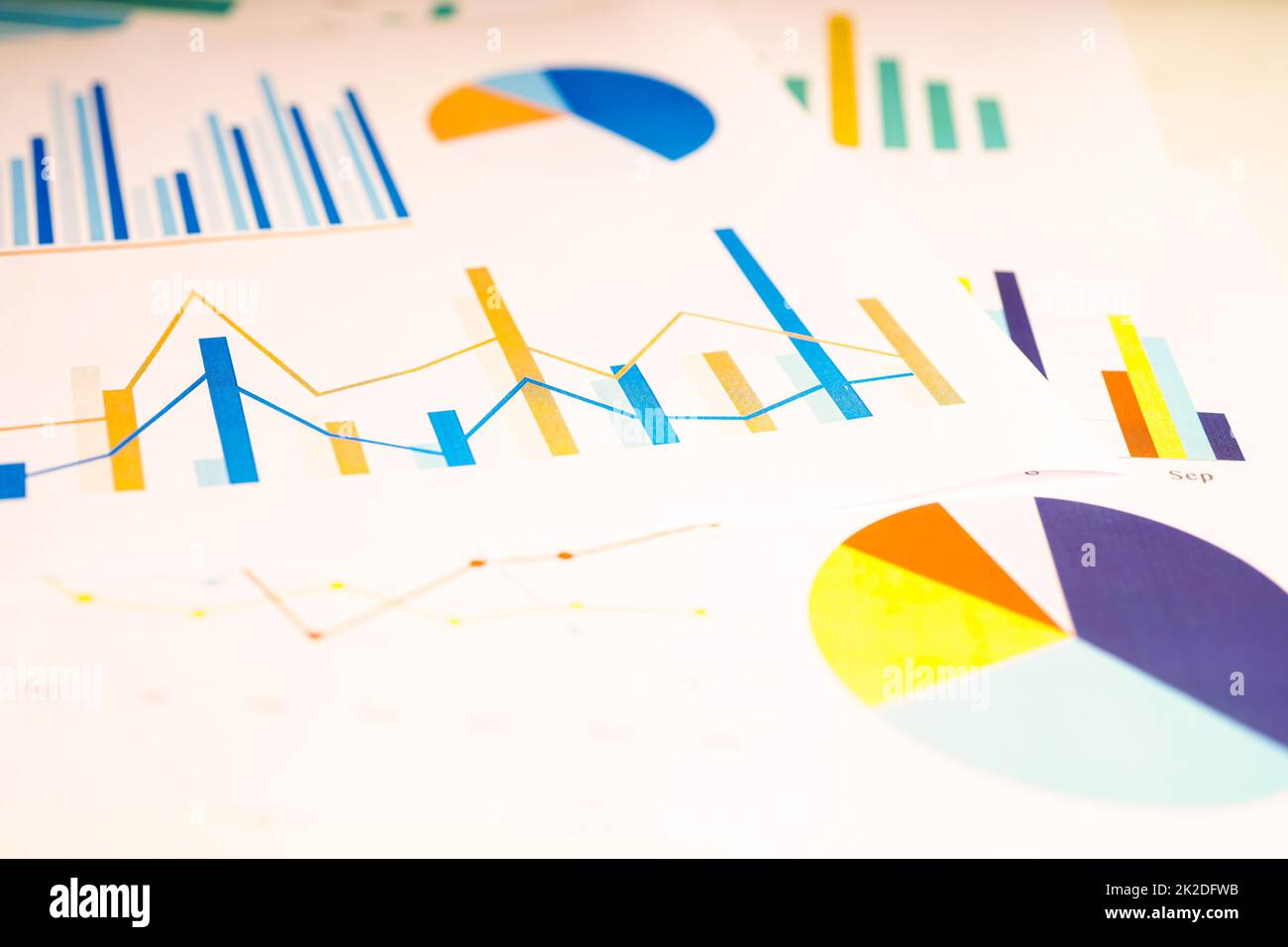 Graph graphs chart charts data hi-res stock photography and images - Alamy