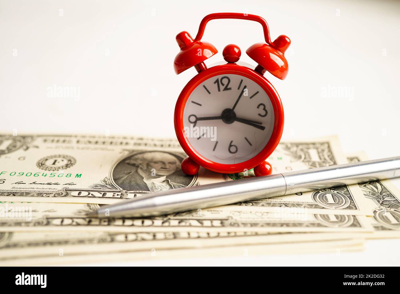 Us debt clock hi-res stock photography and images - Alamy