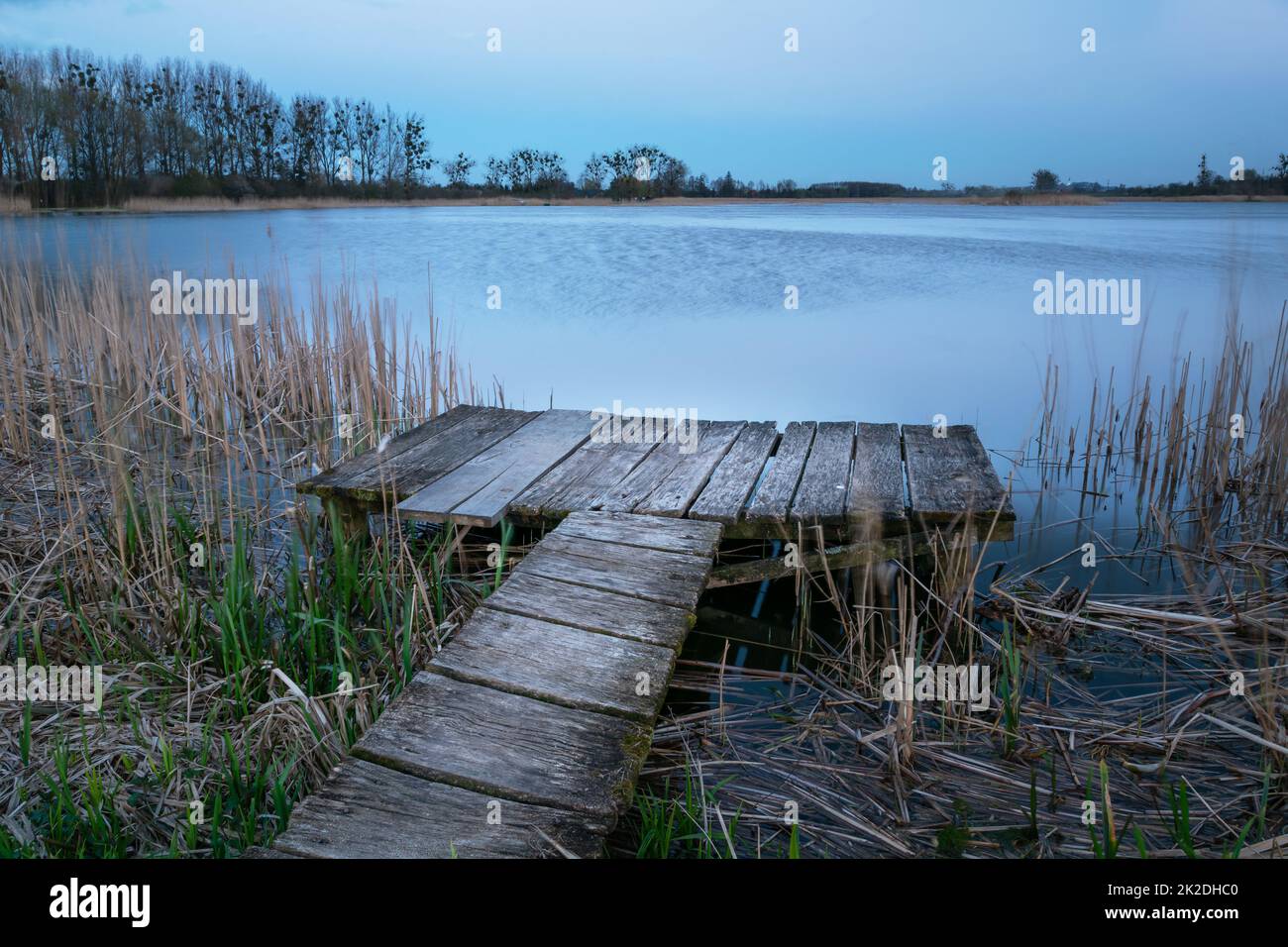 Wooden platform hi-res stock photography and images - Alamy