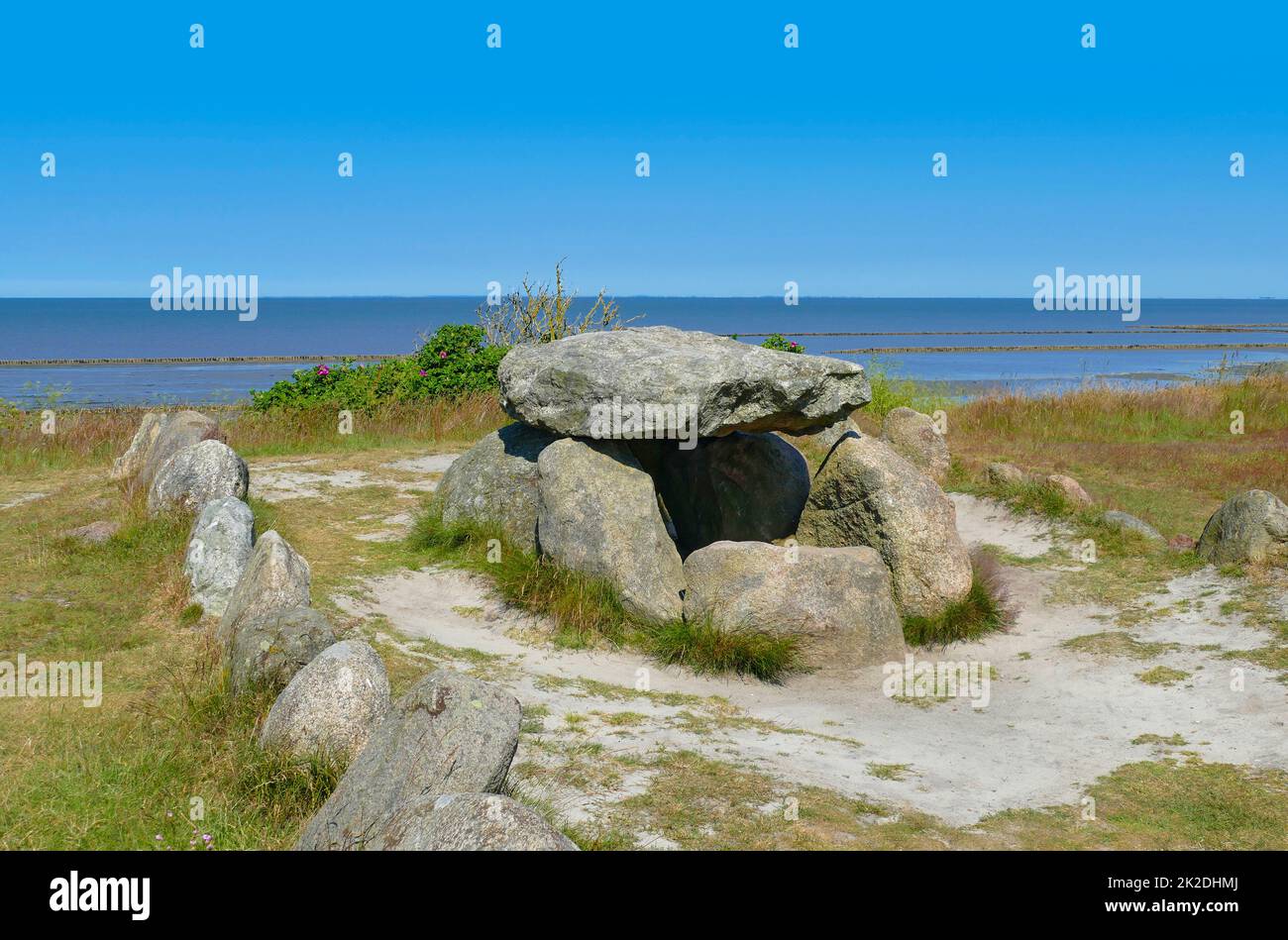 Megalithic grave hi-res stock photography and images - Alamy