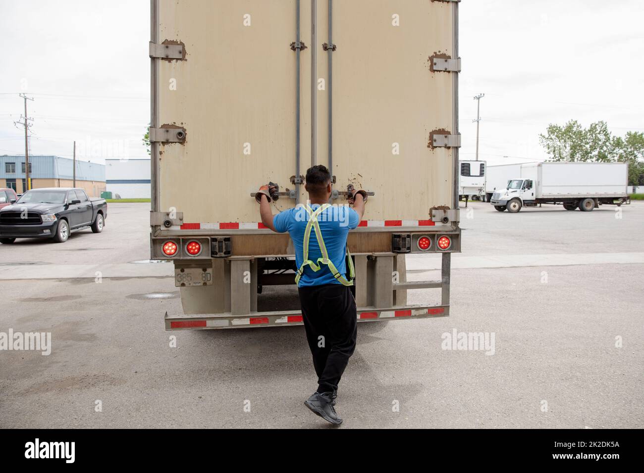 Shipping container doors open hi-res stock photography and images - Alamy