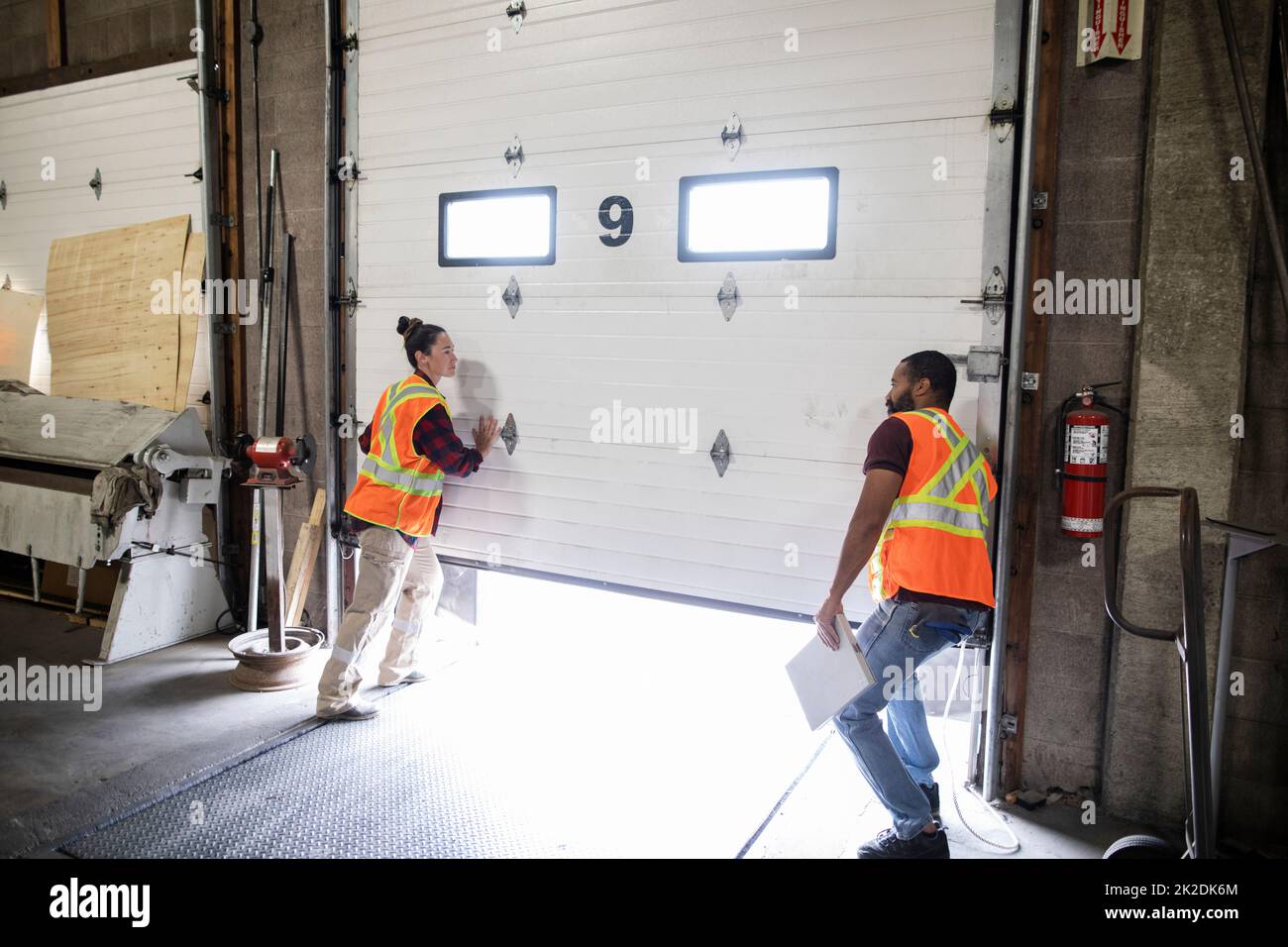 Black warehouse door hi-res stock photography and images - Alamy