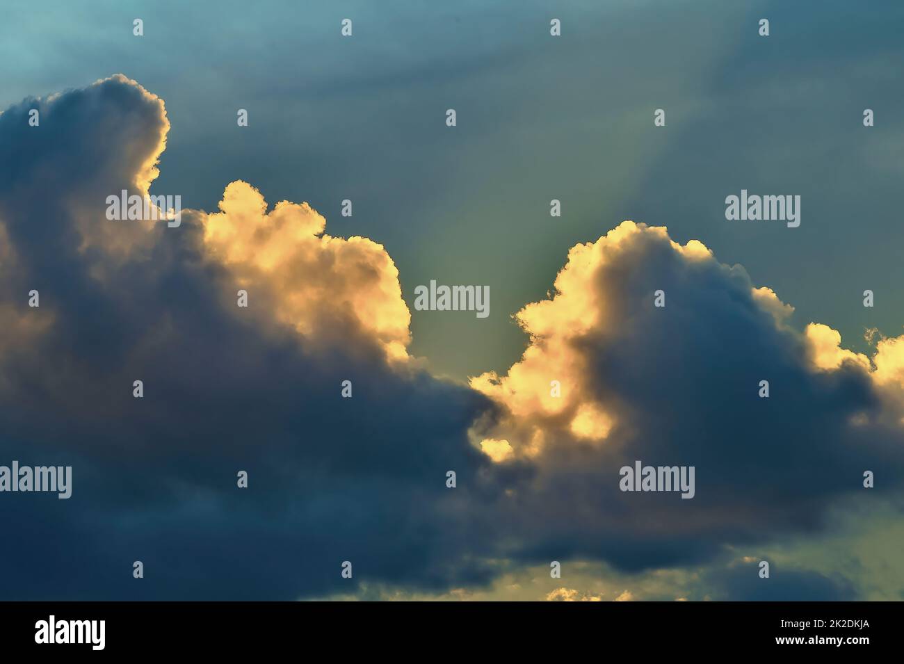 Backlit clouds hi-res stock photography and images - Alamy