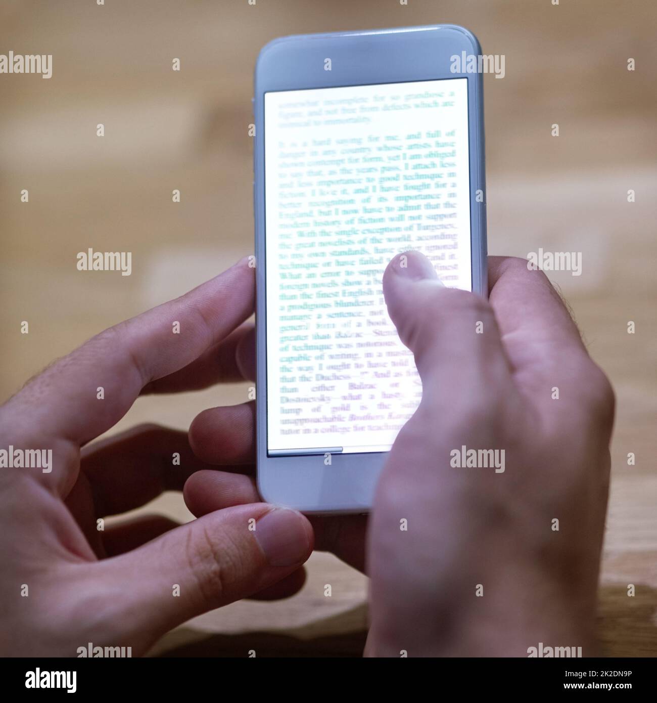 Reading smart phone hi-res stock photography and images - Alamy