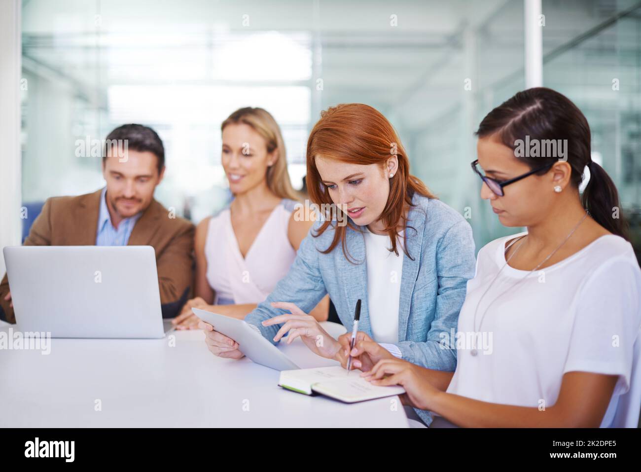 Team teamwork hi-res stock photography and images - Alamy
