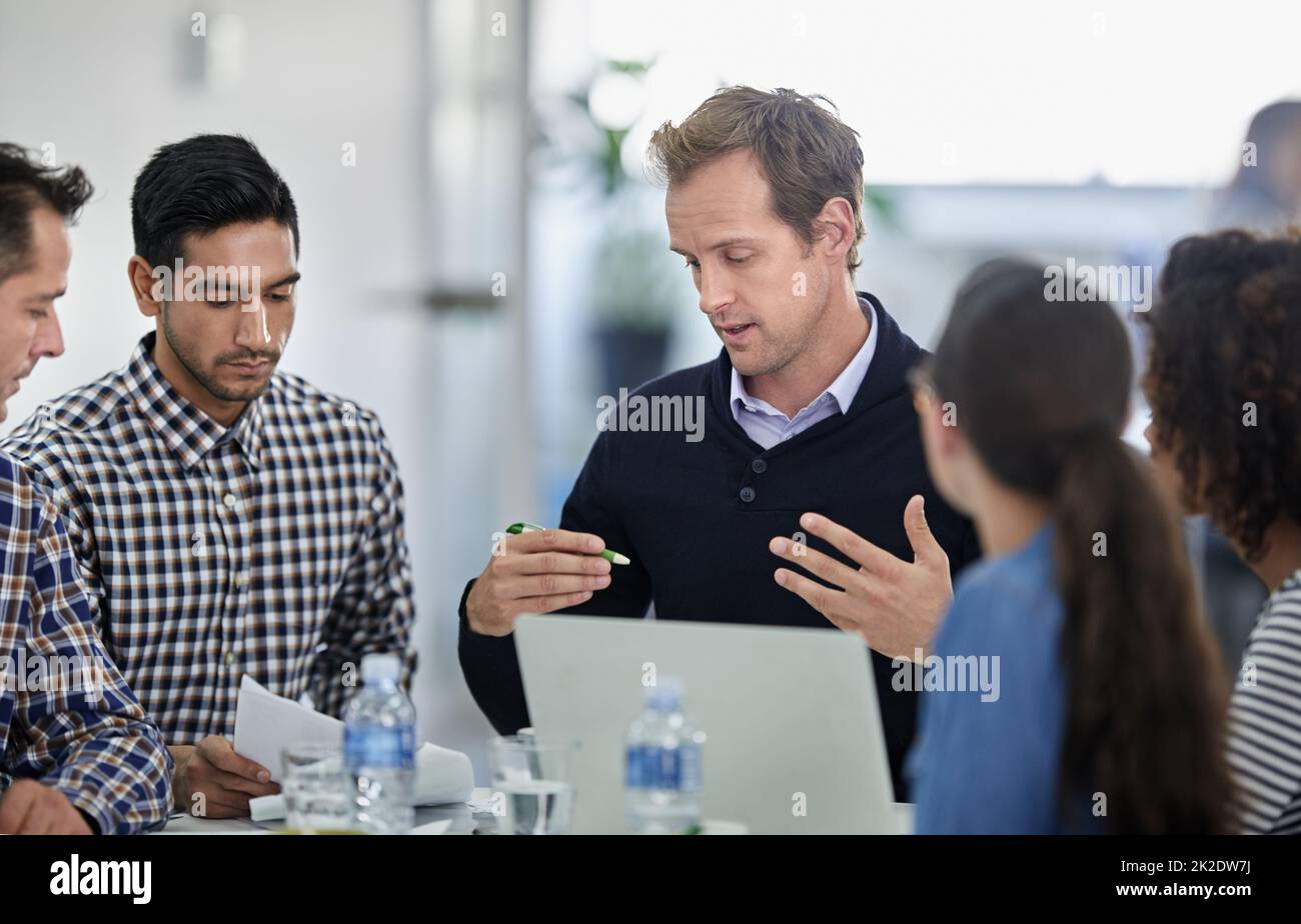 Business people meeting round table hi-res stock photography and images ...