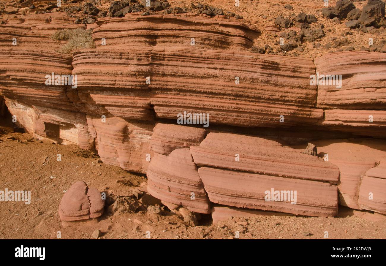 Stratified rock hi-res stock photography and images - Alamy