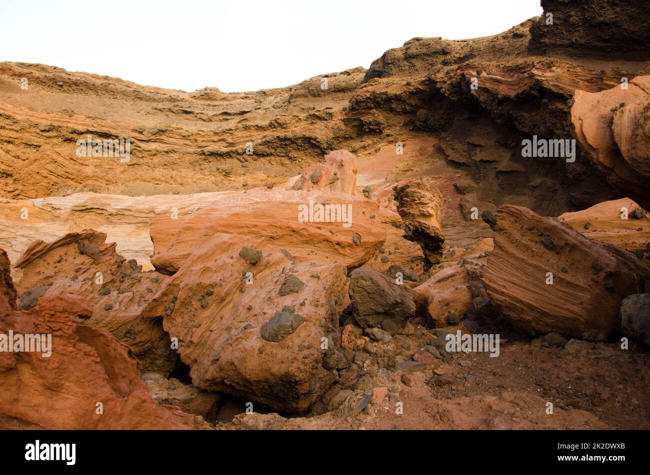 Cliff with rocks hi-res stock photography and images - Alamy