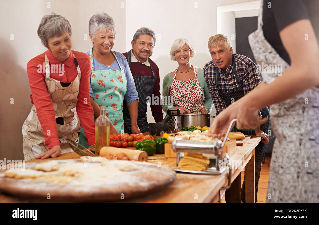 Elderly people cooking class hi-res stock photography and images - Alamy