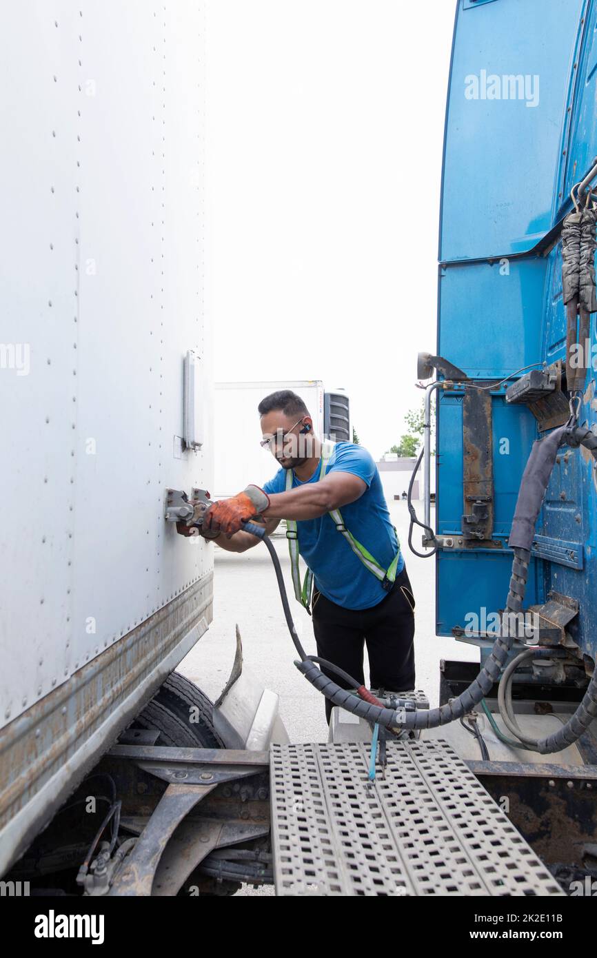 Container check hi-res stock photography and images - Alamy
