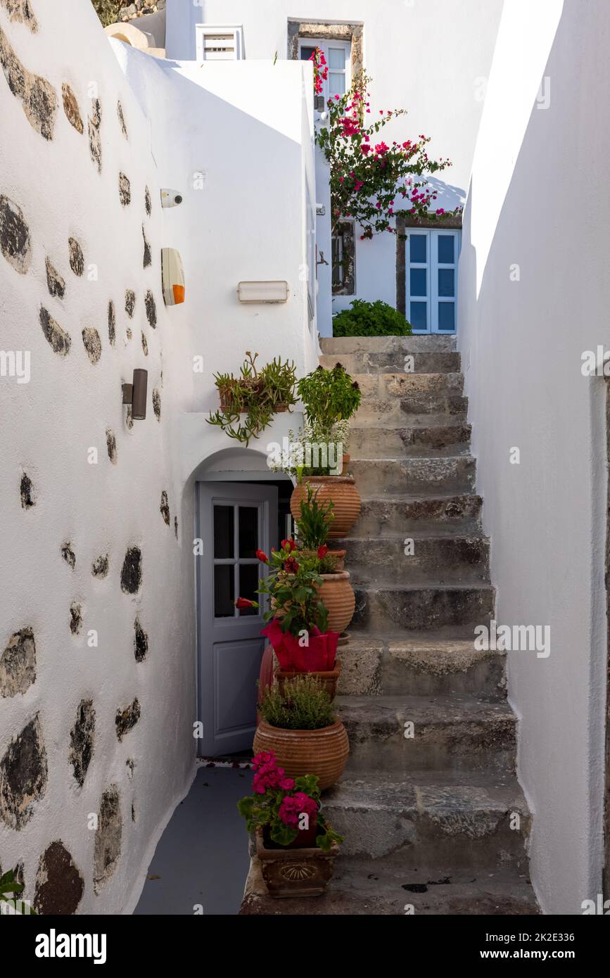 Whitewashed stone steps hi-res stock photography and images - Alamy