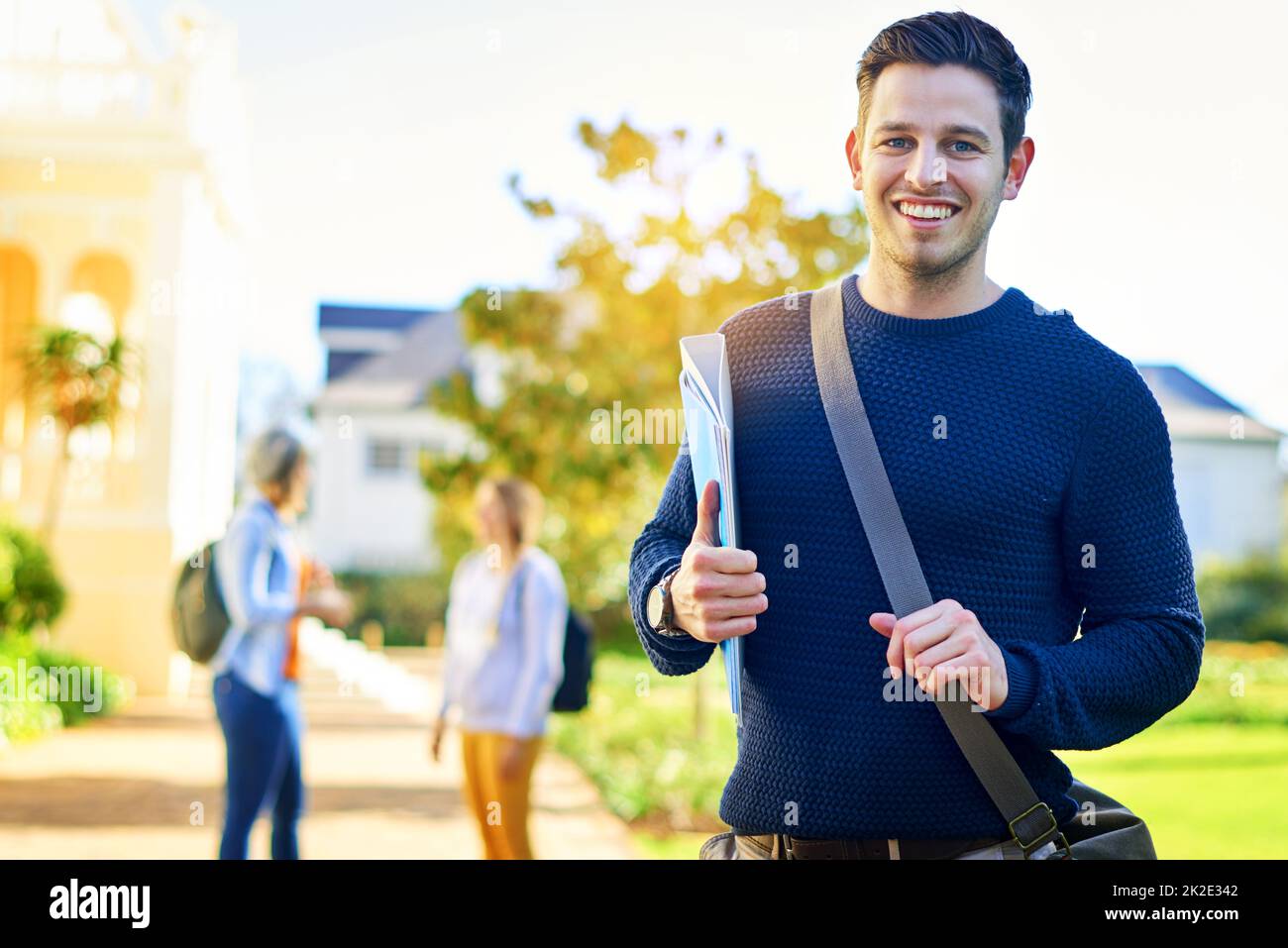 University student outside hi-res stock photography and images - Alamy