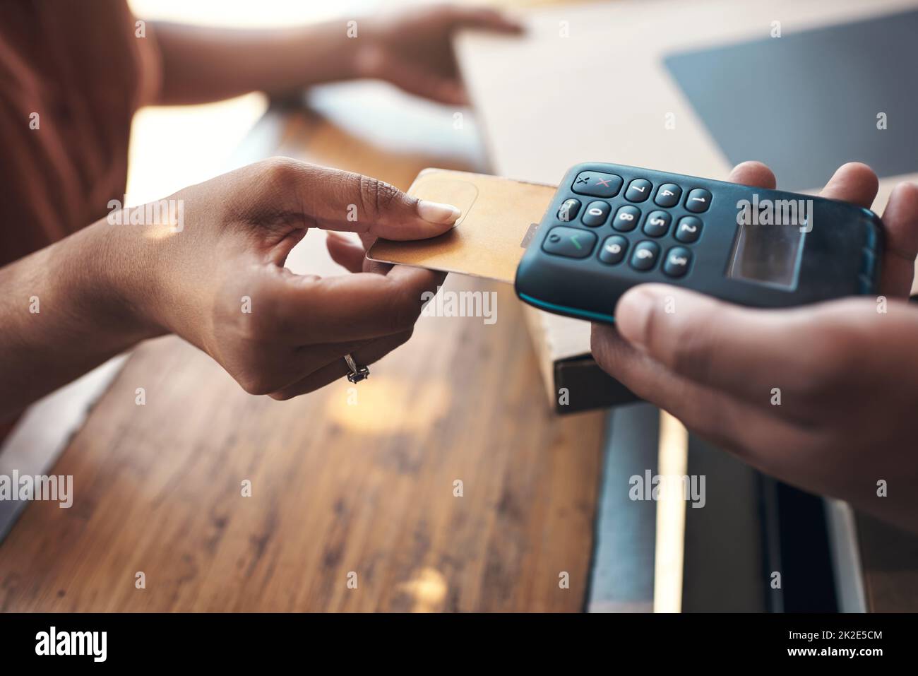 Card machine restaurant hi-res stock photography and images - Alamy