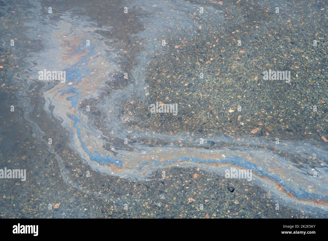 Oil spill rain water hi-res stock photography and images - Alamy