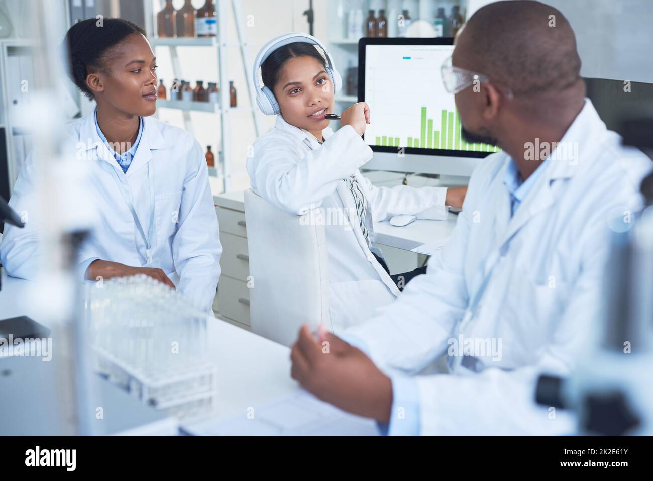 African scientists hi-res stock photography and images - Alamy